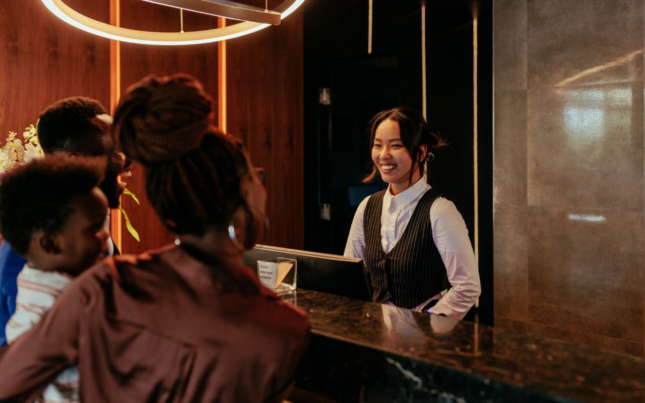 11 Hotel Guest Communication Tips to Keep Guests Coming Back